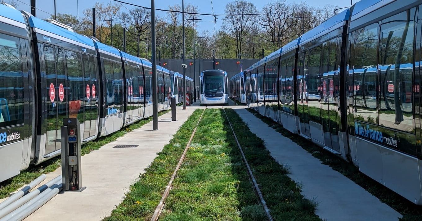 Mise en service du tramway T10 en Île de France - France
