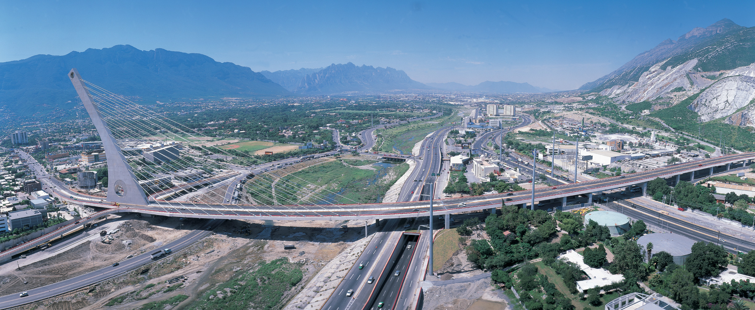 Puente De La Unidad - Monterrey, Mexico - SYSTRA IBT